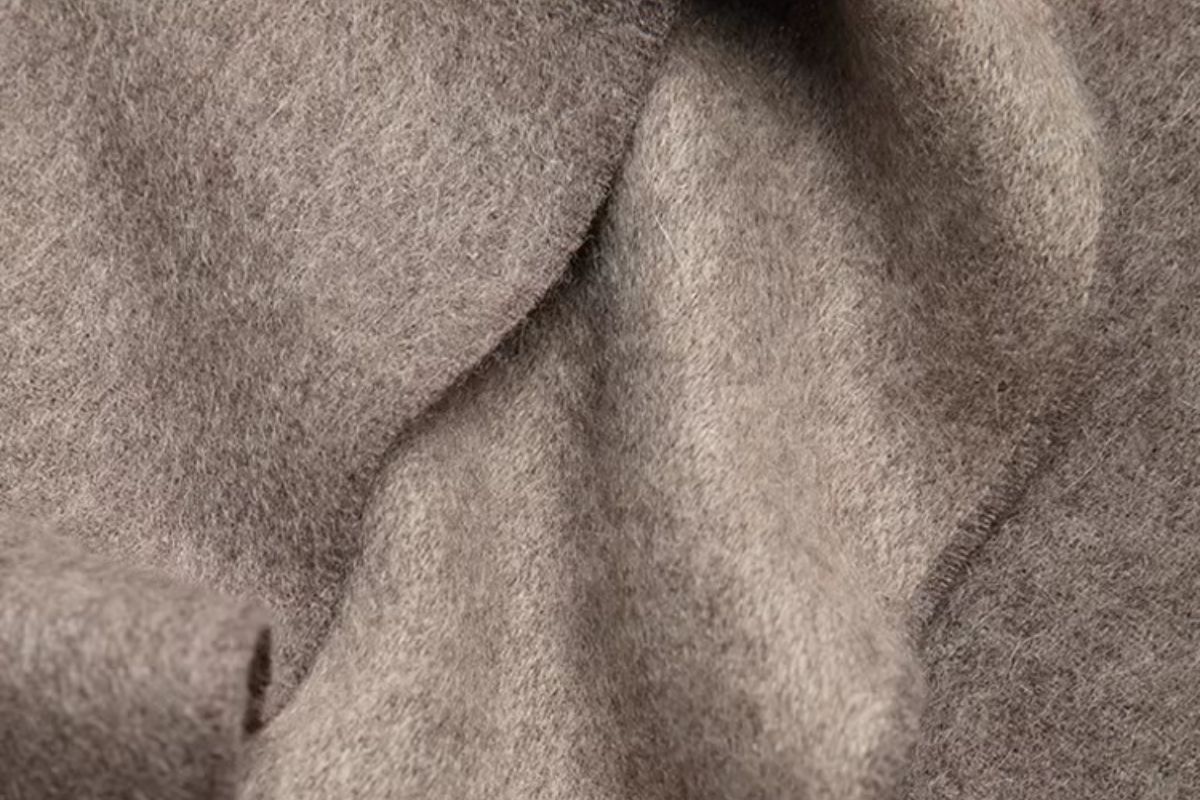 Is Cashmere Hypoallergenic? Discover the Luxurious Comfort 🐐 ...